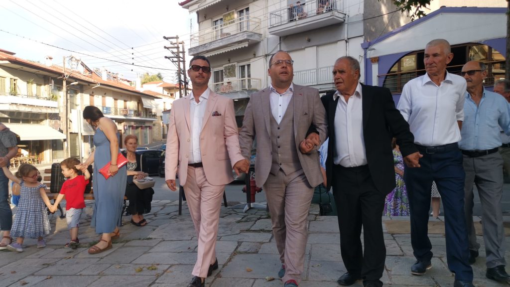 Σιάτιστα - Τρανός χορός μετά από 12 χρόνια στην πλατεία της χώρας ...